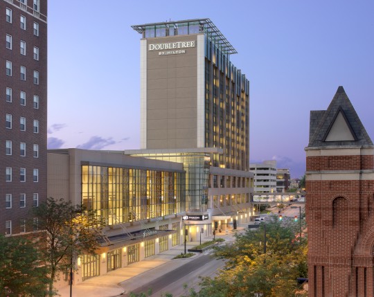 Doubletree by Hilton at the Alliant Energy PowerHouse | Cedar Rapids ...